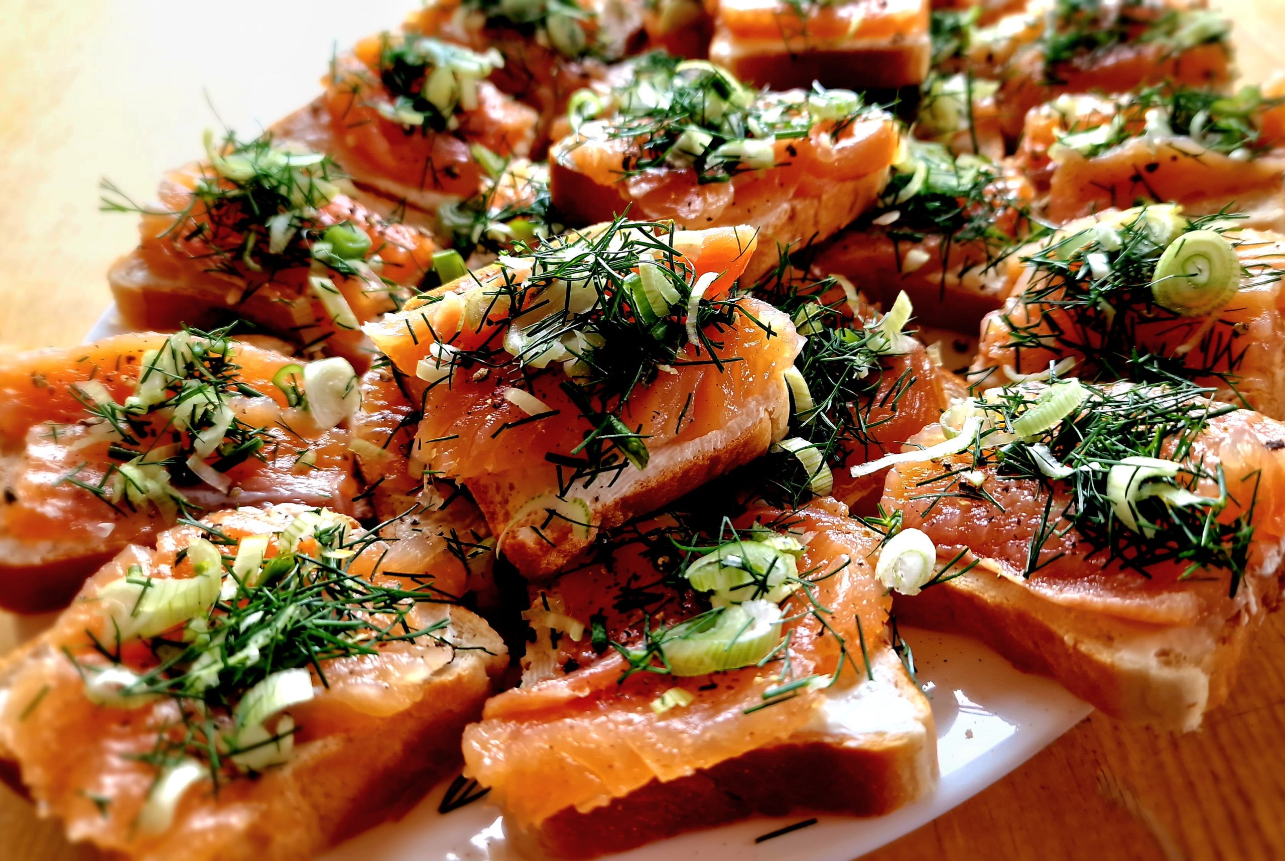 Mazsālīta laša maizītes - Piekrastes zivis